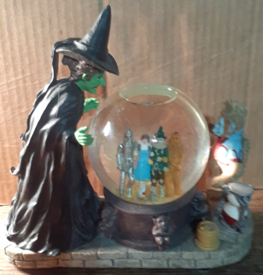 Wizard Of Oz Snow Globes Wiz Of Oz Wicked Witch And Dorothy Snow Globe