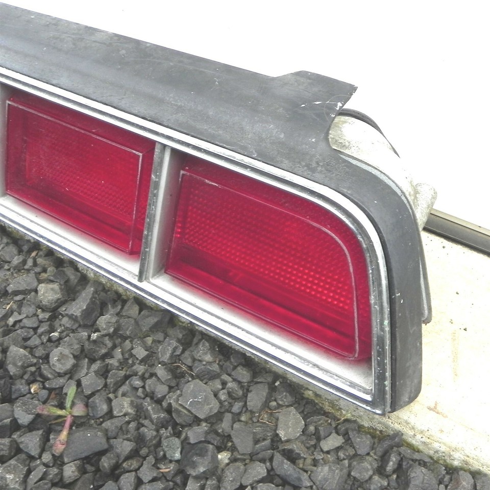 1974-1976 FORD THUNDERBIRD T-BIRD TAIL LIGHT LENS HOUSING ASSEMBLY OEM ...