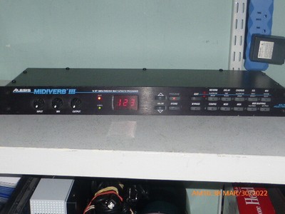 Alesis Midiverb III 16 Bit Simultaneou Multi Effects Processor ...