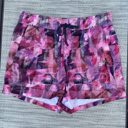 Lululemon Size 8 Women Spring Break Away Shorts Pink Print Sun Dazed 3. ...