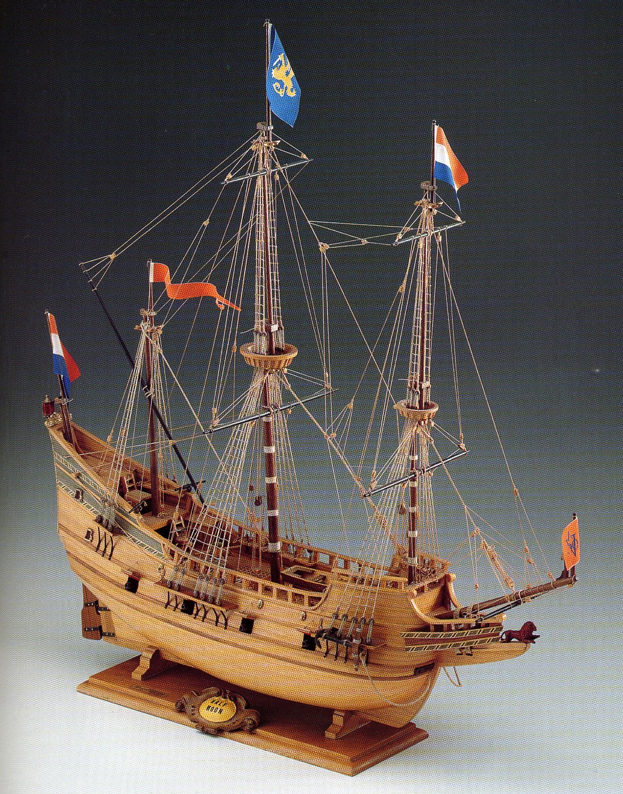 Corel Sm18 Boat Model Ship Half Moon Dutch Galleon 1:50 | eBay