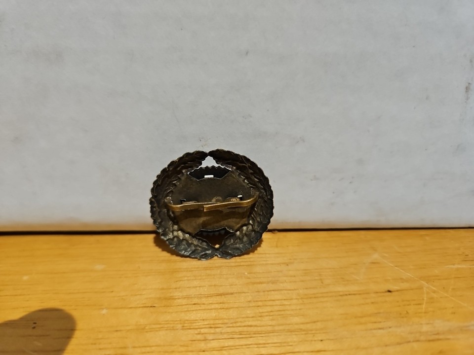 1OO% ORIGINAL WW2 GERMAN POSTAL VISOR CAP INSIGNIA COCKARD SET | eBay