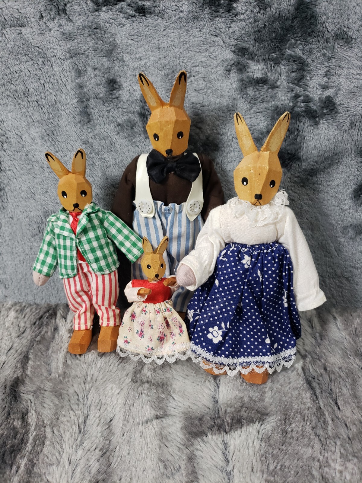 Primitive Rabbit Figurines Wooden Poseable Bunny Rabbit Family Set of 4 ...