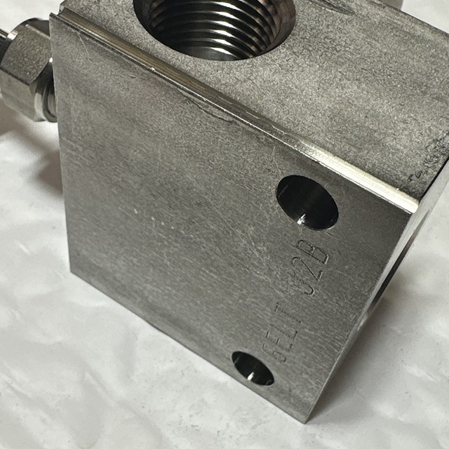 Swagelok Ss-v2bf8 2 Valve Instrument Manifold 6000 PSI 316ss Block ...