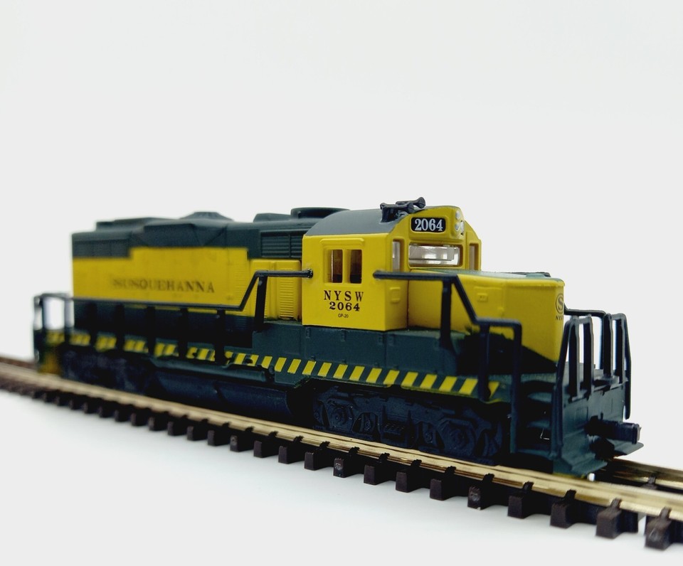 N Gauge Scale EMD Railroad Diesel Locomotive Train Engine Model | eBay