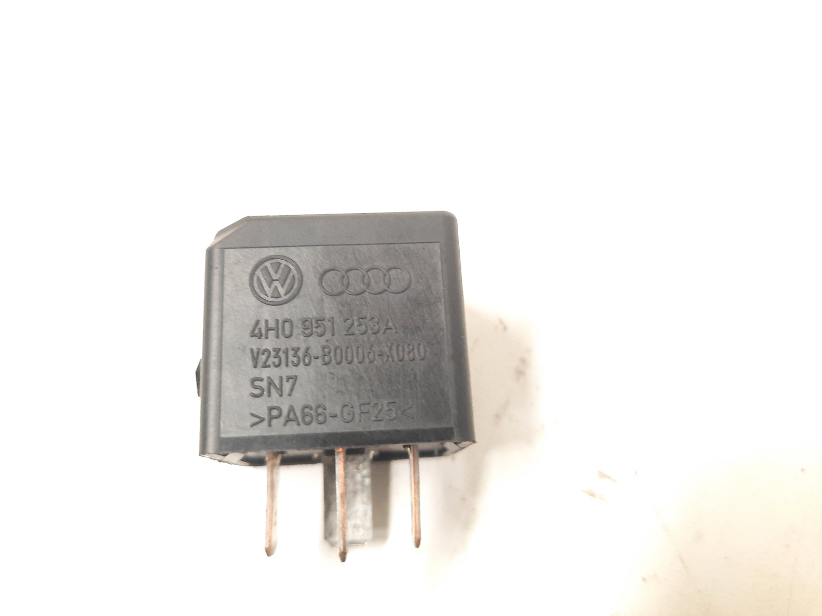 Relais Arbeitskontaktrelais VW Audi Seat Skoda 4H0951253A | eBay.de