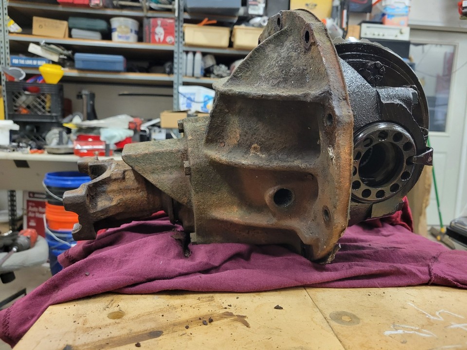 FORD 9" INCH CENTER SECTION THIRD MEMBER OEM 28 SPL 2.50 RATIO OPEN. | eBay