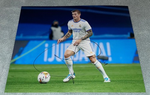 Toni Kroos Signed 11x14 Photo with proof | eBay