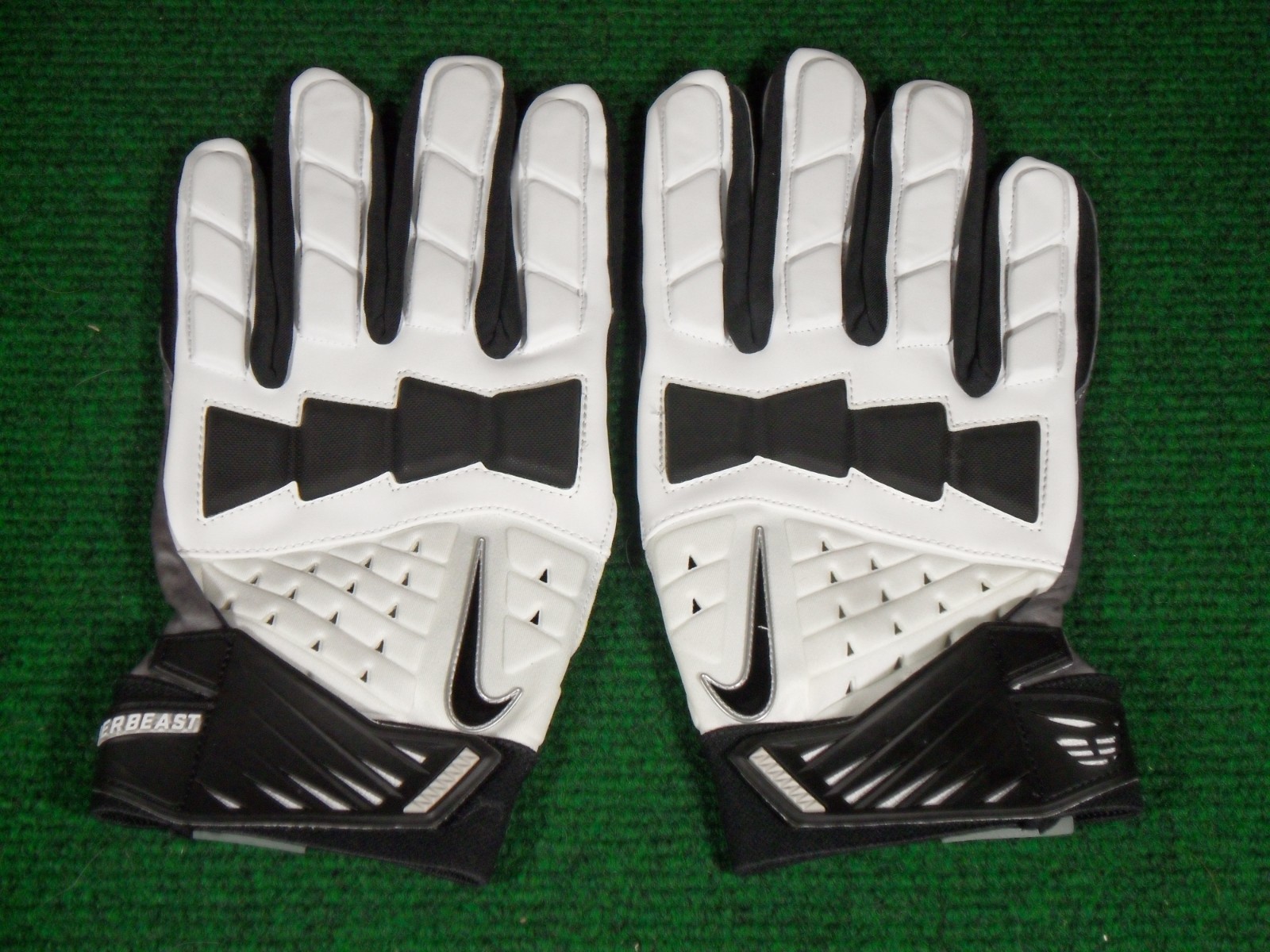 New Mens Nike Hyperbeast Padded Impact Lineman Football Gloves White ...