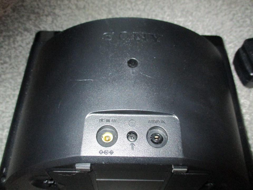 Sony RDP-M7iP Personal Audio Speaker Docking system for iPHONE/iPOD ...