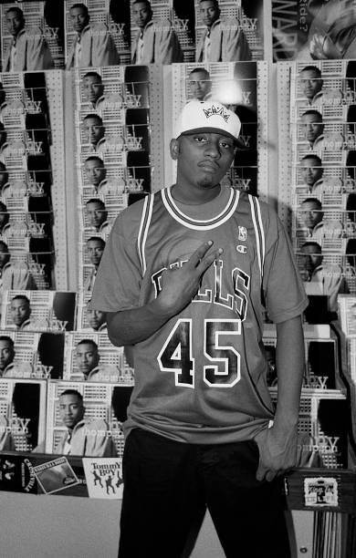 Singer Tony Thompson poses for photos at George's Music Room in Ch- Old ...