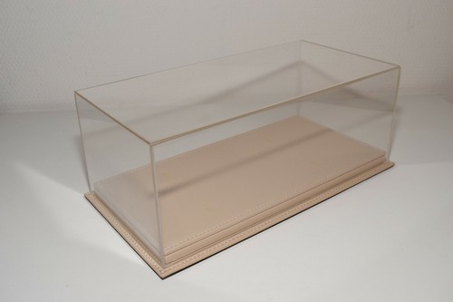 A14 1:18 SHOWCASE BOX BOITE VITRINE LEATHER BASE CREAM NEAR MINT | eBay