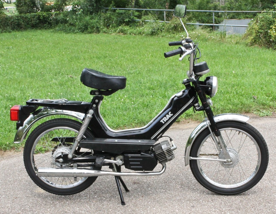 Vtg 1982 TRAC Eagle I STD 49cc 50cc Moped **RUNS but LEAKS GAS ...