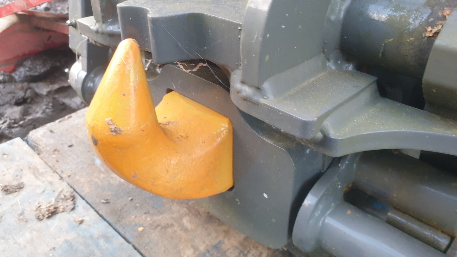 Dromone Pick Up Hitch Massey 8700 series, 8700 S Dyna VT and the Valtra ...