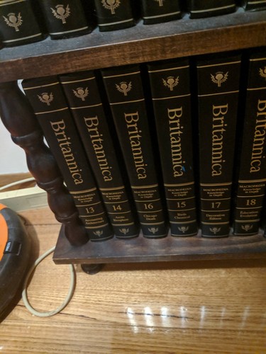 Complete 28 Volume of Encyclopaedia Britannica PLUS Propaedia/ 2 ...