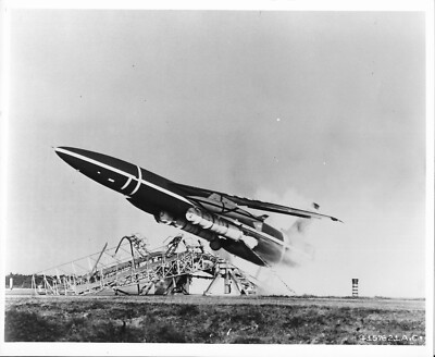 AIR FORCE SNARK 1ST KNOWN MISSILE ASCENSION ISLAND 1957 8" X 10" B/W ...