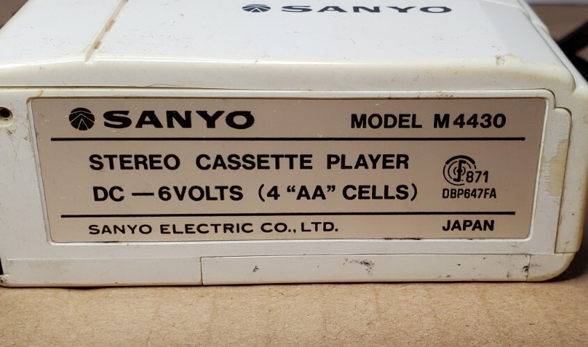 Vintage Sanyo M4430 Stereo Cassette Player w/ Case - FOR PARTS OR ...
