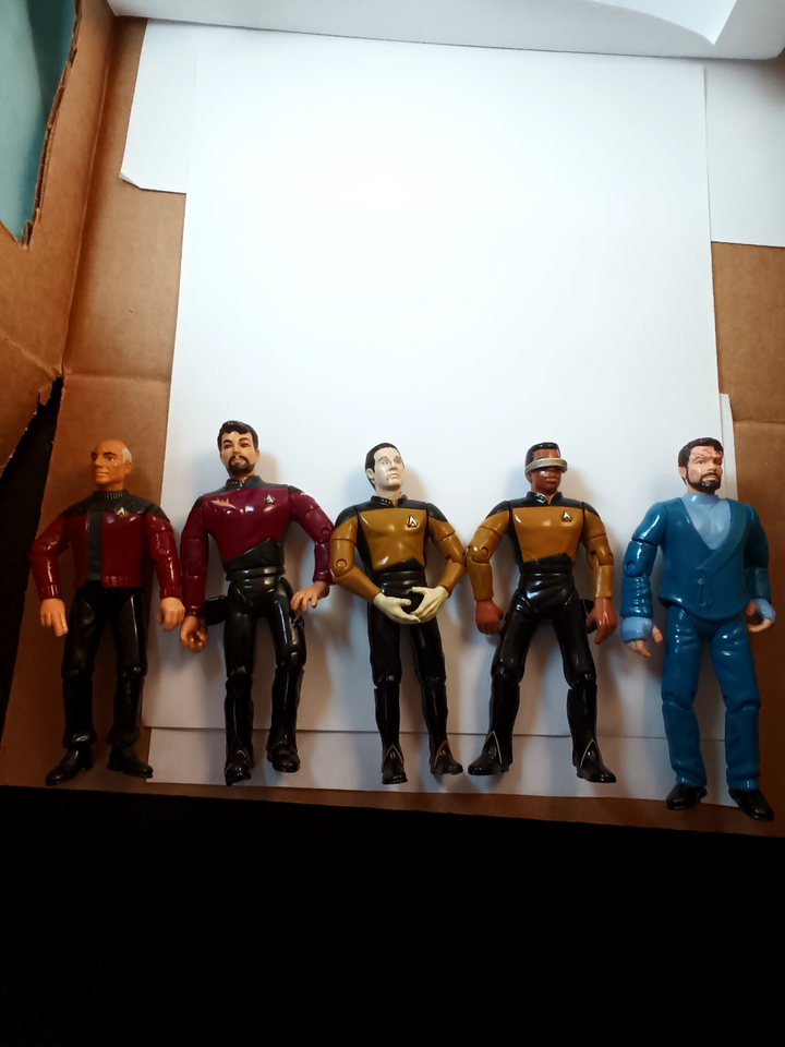 LOT OF 25 LOOSE STAR TREK THE NEXT GENERATION PLAYMATES ACTION FIGURES ...