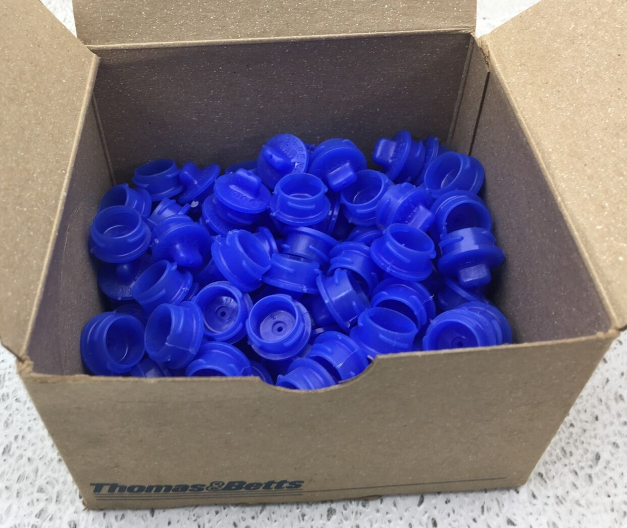 1470TB THOMAS AND BETTS 1/2 INCH PUSH PENNY PLUGS LOT OF 100 | eBay