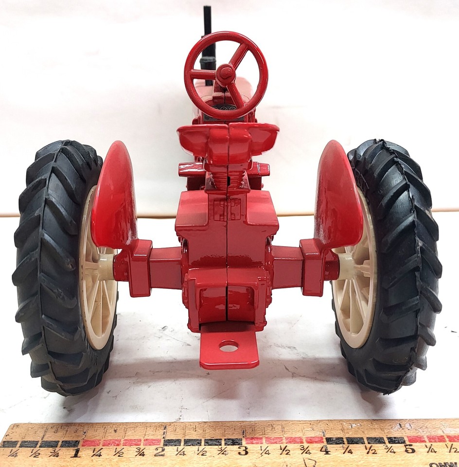 Ertl Farmall McCormick 350 Tractor 1:16 Die-Cast Narrow Front End ...