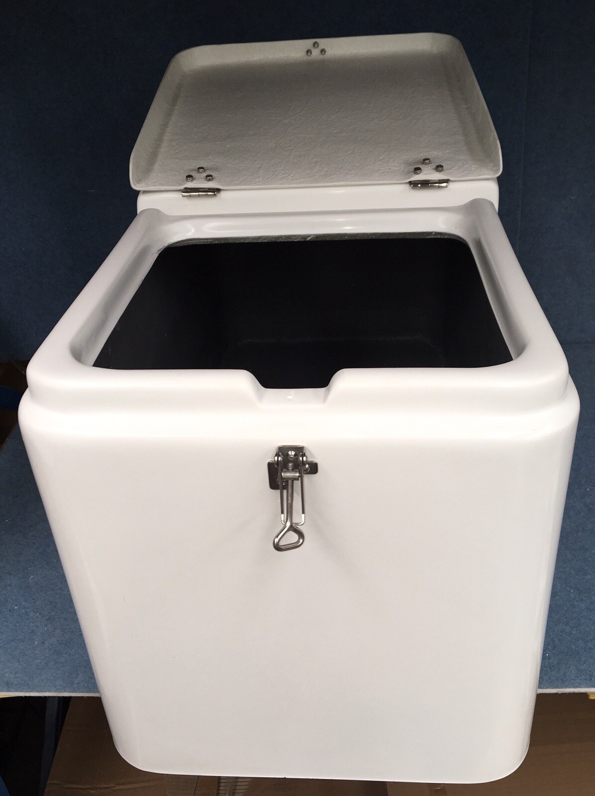 Big Beautiful Boat Seat Box 1 or 2-sections pedestal storage pole ...