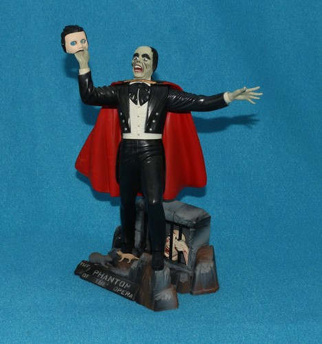 Aurora Model Built Up 1963 Phantom of the Opera FACTORY STORE DISPLAY ...
