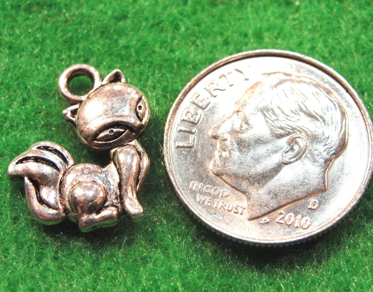 50Pcs. WHOLESALE Tibetan Silver Cute SKUNK Charms Pendants Earring ...
