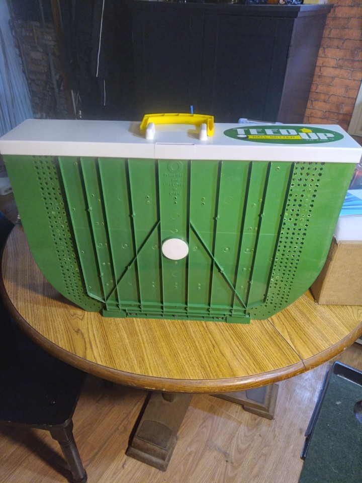 Teed Up Automatic Tee System-No Batteries Or Electricity Pro-V1 ...
