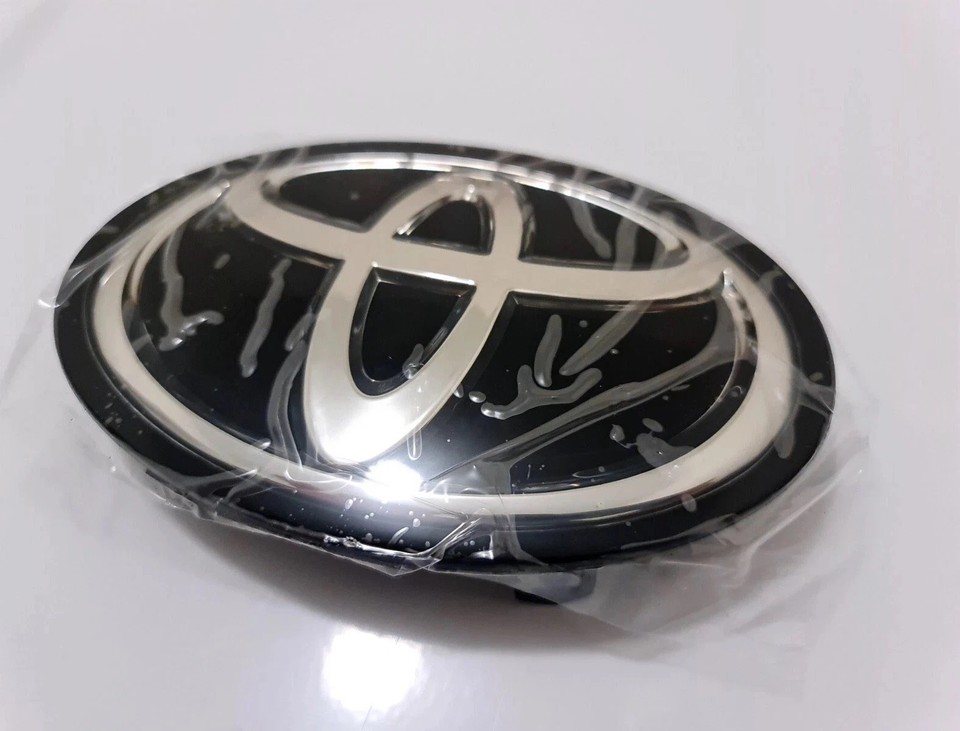 🔥Toyota Camry 2018-2020 Front Grille Emblem Logo Radar 53141-33130 / ...