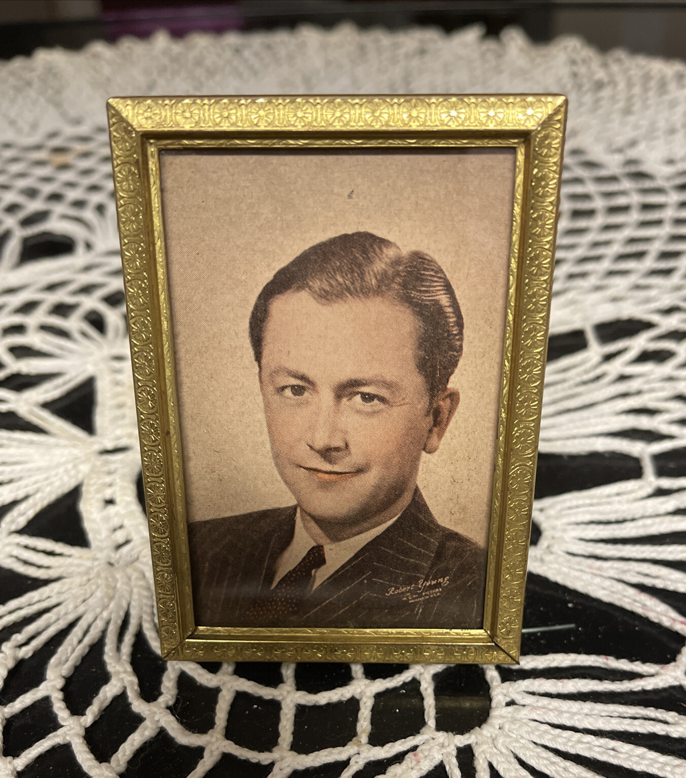 VTG Picture Frame Brass Robert Young Signed Photo w/ Glass 2.5x3.5 ...