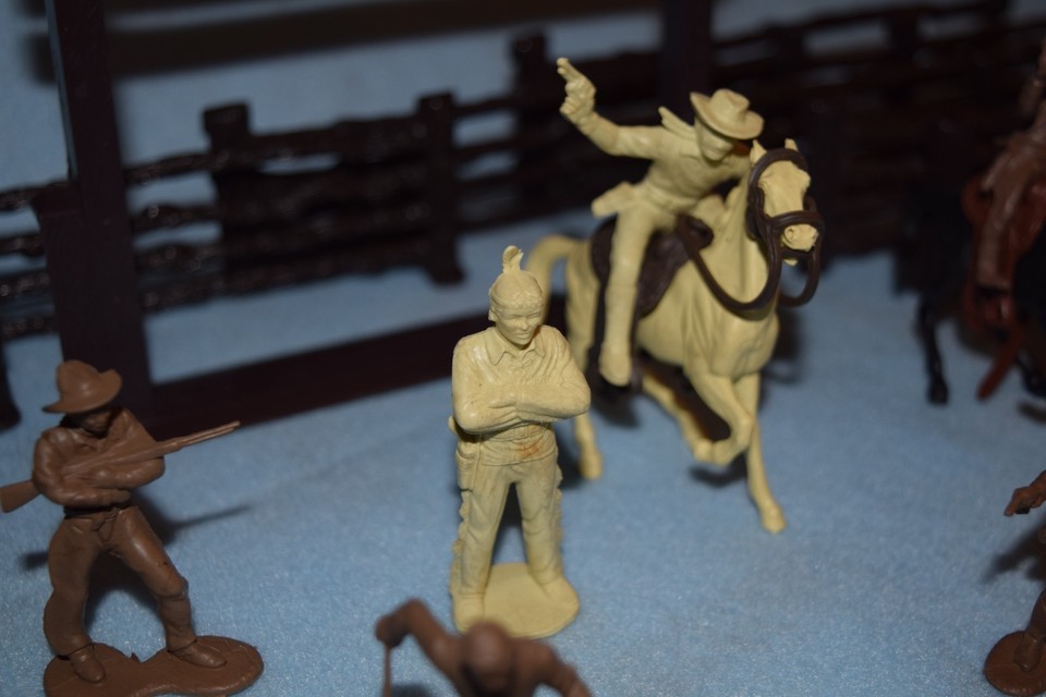 Marx 60 mm Lone Ranger & Tonto, cowboys, front gate & fencing | eBay