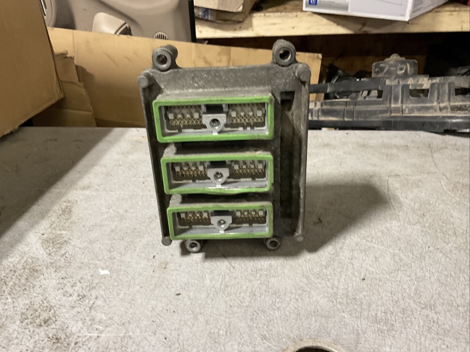 2003 - 2005 OEM GMC Envoy TrailBlazer Engine Computer 12573576 ECM PCM ...