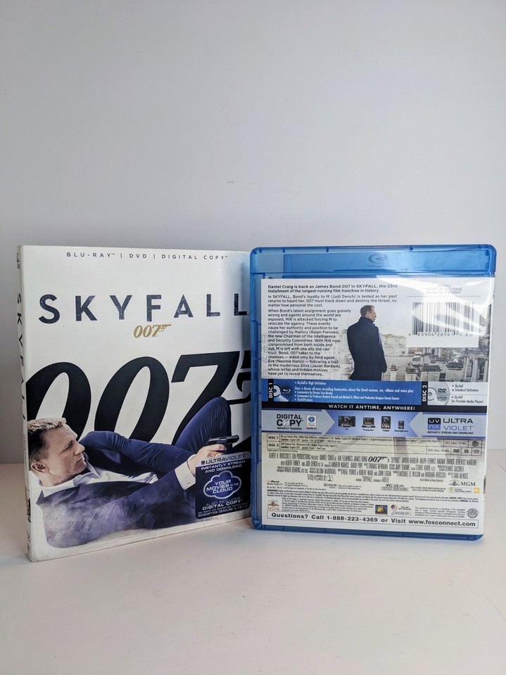Skyfall Blu-ray/DVD, 2013, 2-Disc Set James Bond 007 Daniel W ...