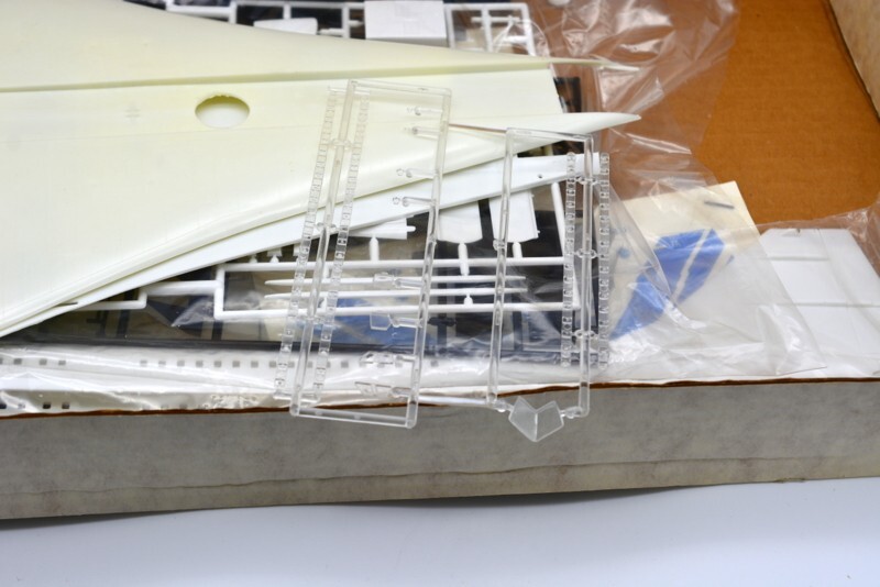 CONCORDE SUPERSONIC AIRLINER PLASTIC MODEL KIT, 1/100 SCALE, 23" LONG ...