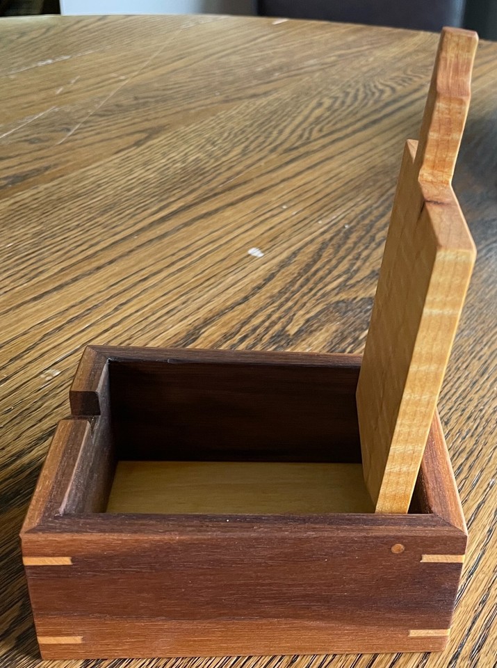 Handmade hinged walnut and maple box, artist's name on bottom, sides ...