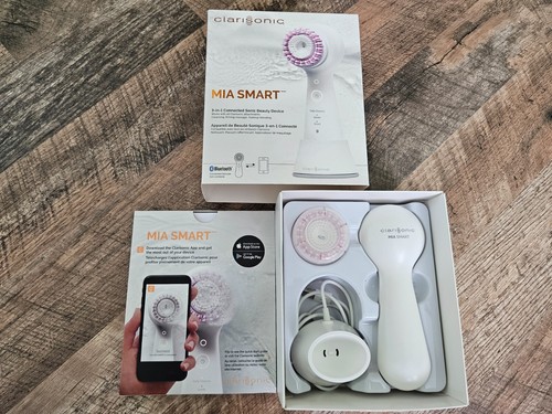 Clarisonic Mia Smart 3-in-1 Connected Sonic Beauty Device Facial ...