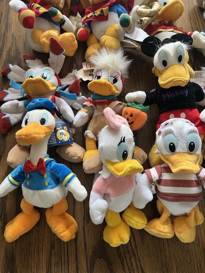 Disney Plush Beanies Donald,Daisy,Mr Scrooge,Huel,Duey&Luey. Lot Of 17 ...