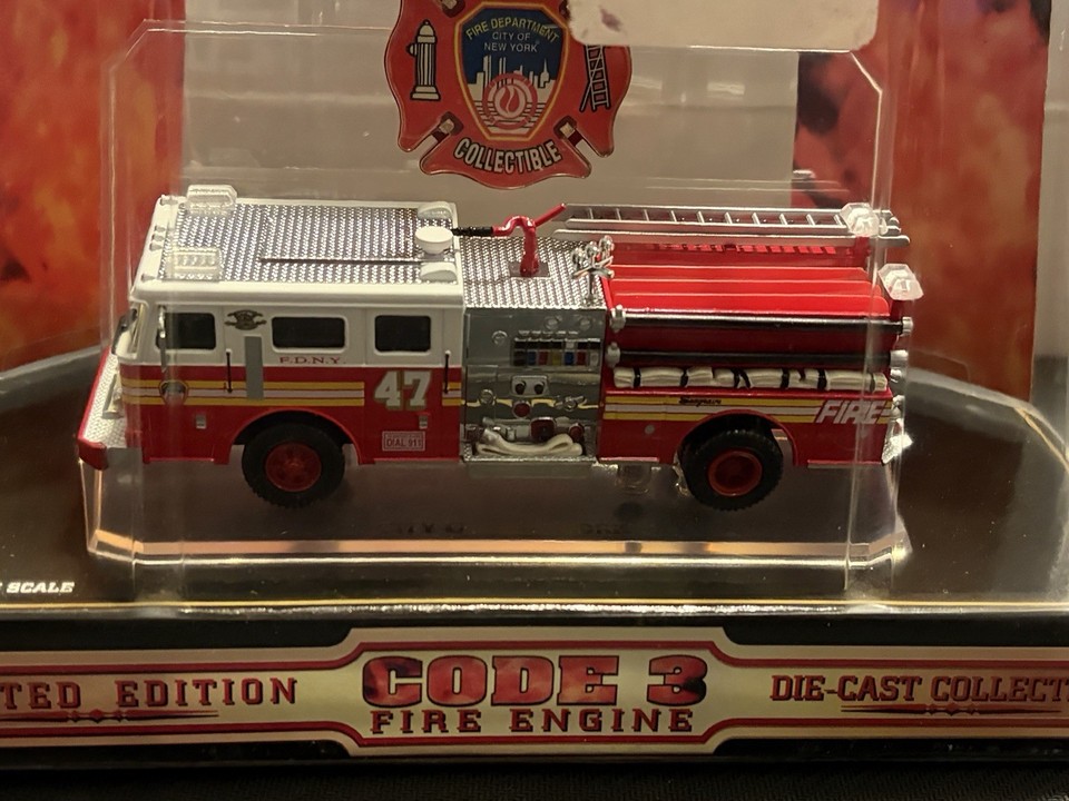Code 3 Collectibles FDNY New York Fire Dept Truck Seagrave Pumper ...