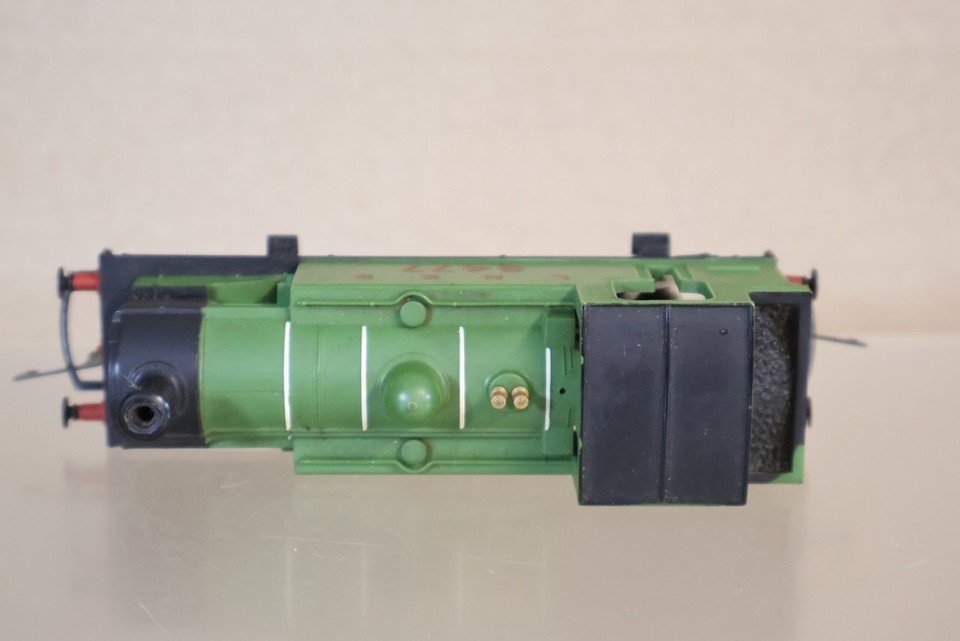 HORNBY R252 LNER 0-6-0 CLASS J83 TANK LOCOMOTIVE 8477 om | eBay