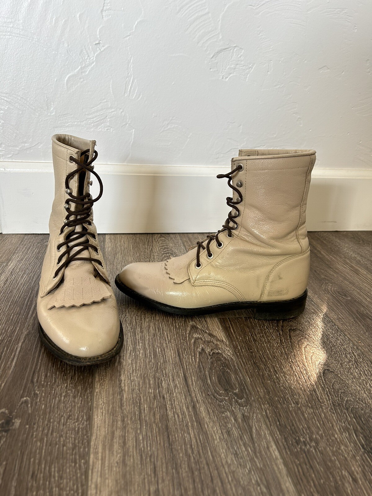 Justin Roper Combat Boots Ivory/Pearl Size 5 1/2 - Gem