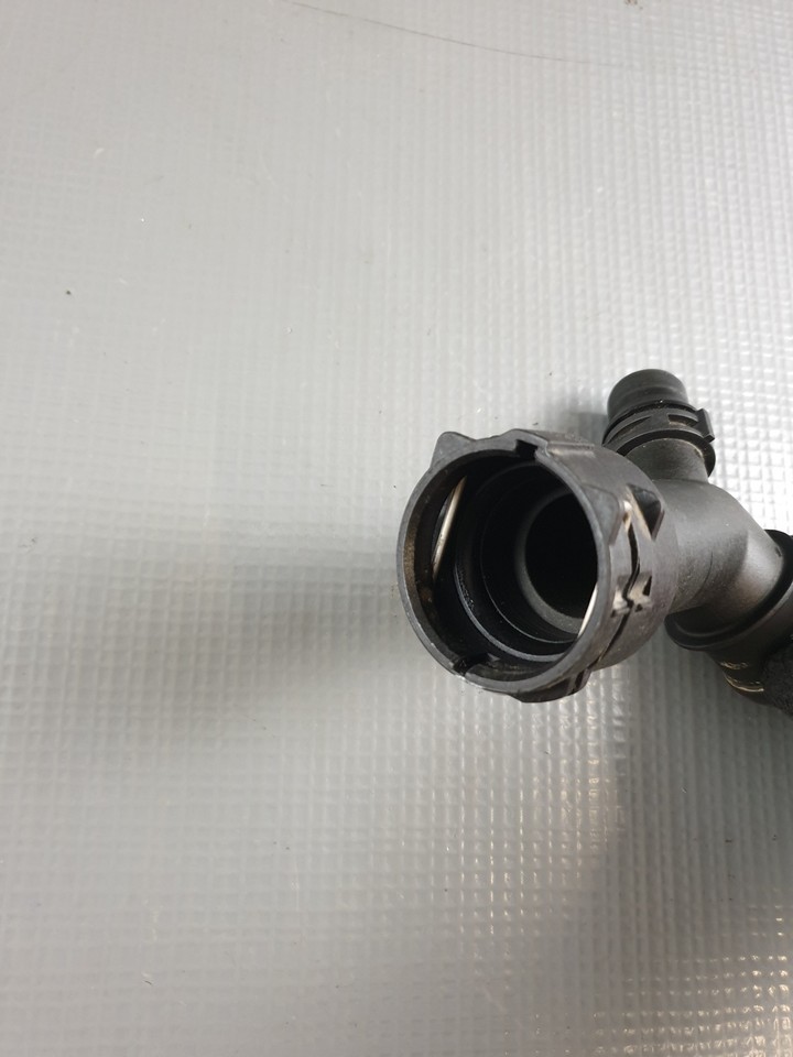 AUDI A4 8W2, B9 Schlauch Kühlung 8W0122293A 2.00 Petrol 140kw 2018 ...