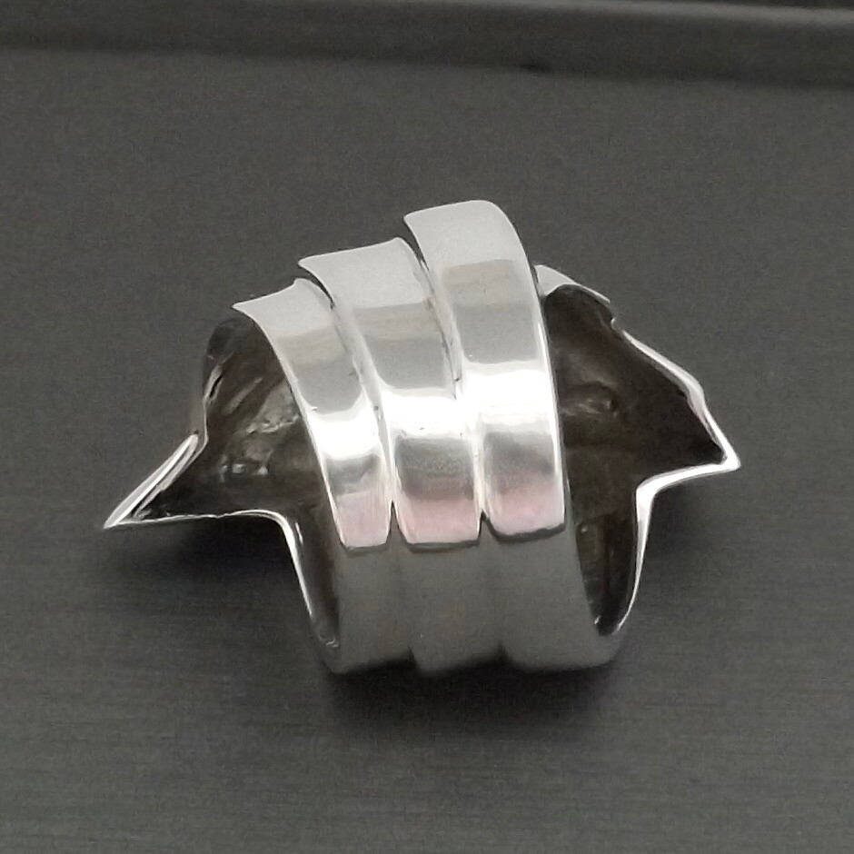 DND Sterling Silver Modernist Lightning Bolt Ring Hea… - Gem