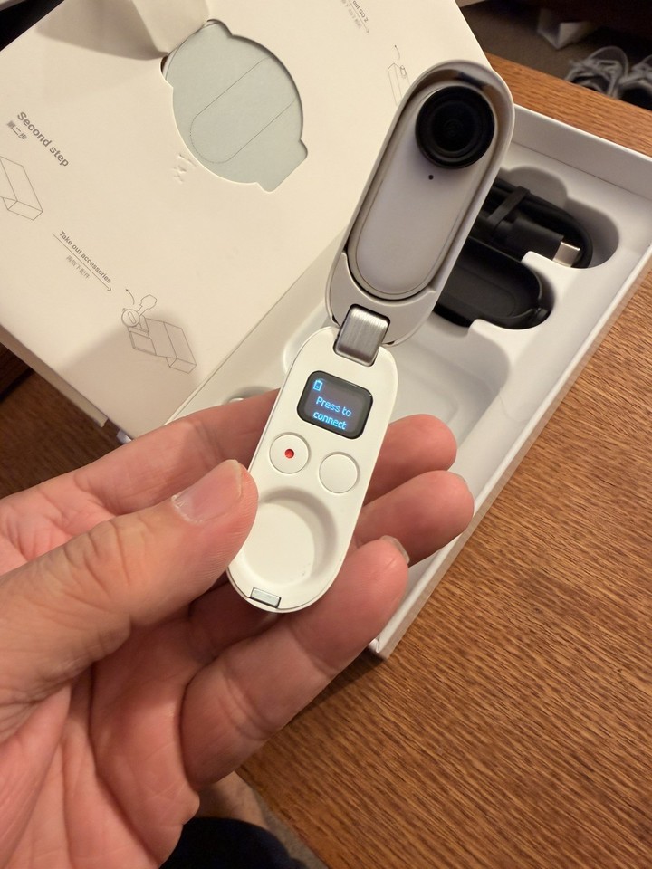 Insta360 GO 2 Small Action Camera (32GB) - Original Box/Papers Mint | eBay