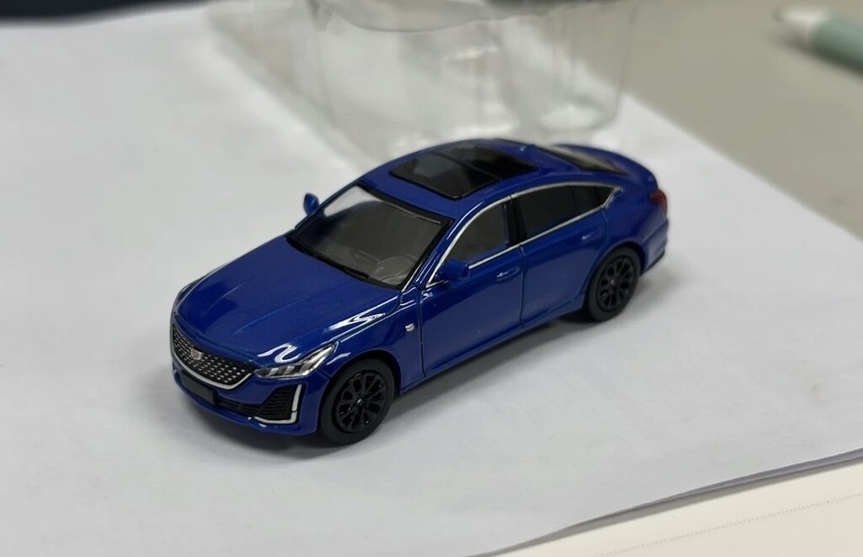 Masdi 1:64 Blue Cadillac CT5 Sports Sedan Diecast Model Car ...