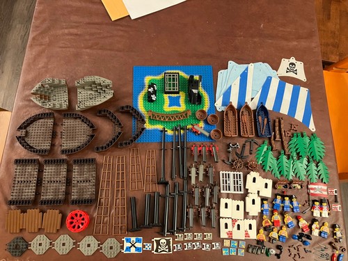 LEGO Pirates vintage lot ship hulls minifigs sails masts cannons island ...