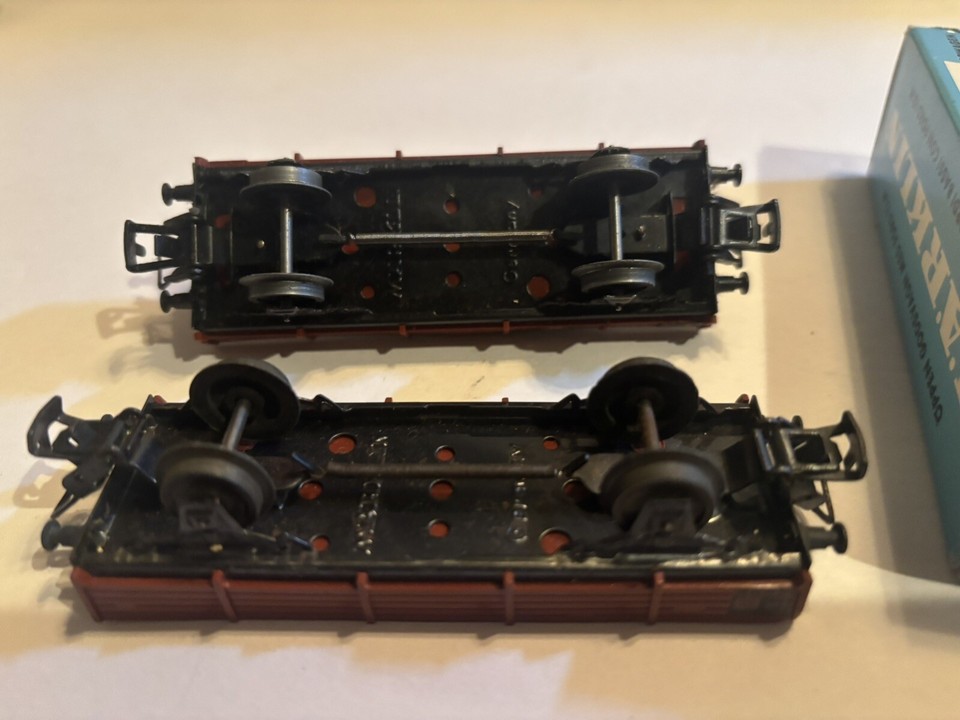 Lot of 2 Marklin HO 4503/4504 Low Sided Gondola 1 w/Passenger Car w/Boxes | eBay