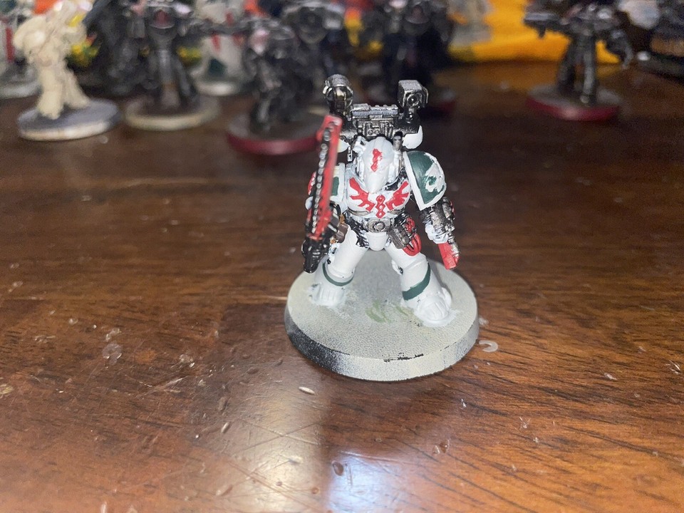 Warhammer 40k- Space Marines Dark Angels Apothecary Kitbash painted. S2 ...