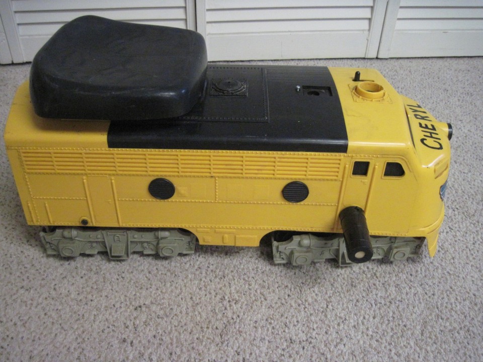 VINTAGE 1970 REMCO MIGHTY CASEY RIDE-EM TRAIN ENGINE FOR PARTS OR ...