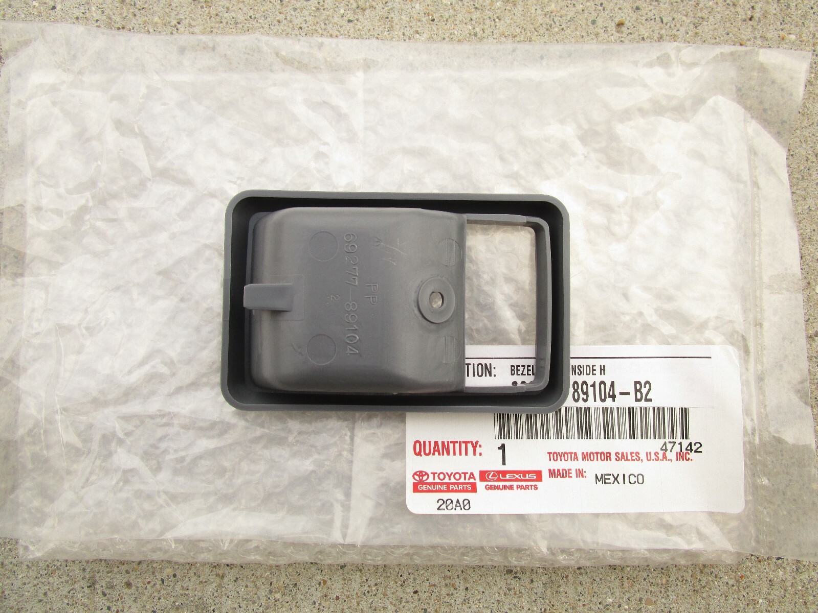 84 - 89 TOYOTA PICKUP FRONT LEFT SIDE INTERIOR DOOR HANDLE BEZEL TRIM ...