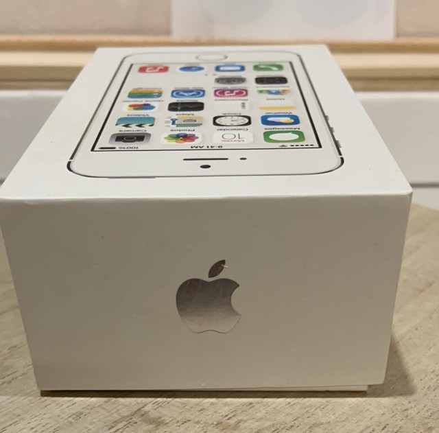 Apple iPhone 5s - 16GB - Silver (Boost Mobile) A1453 (CDMA + GSM) for ...